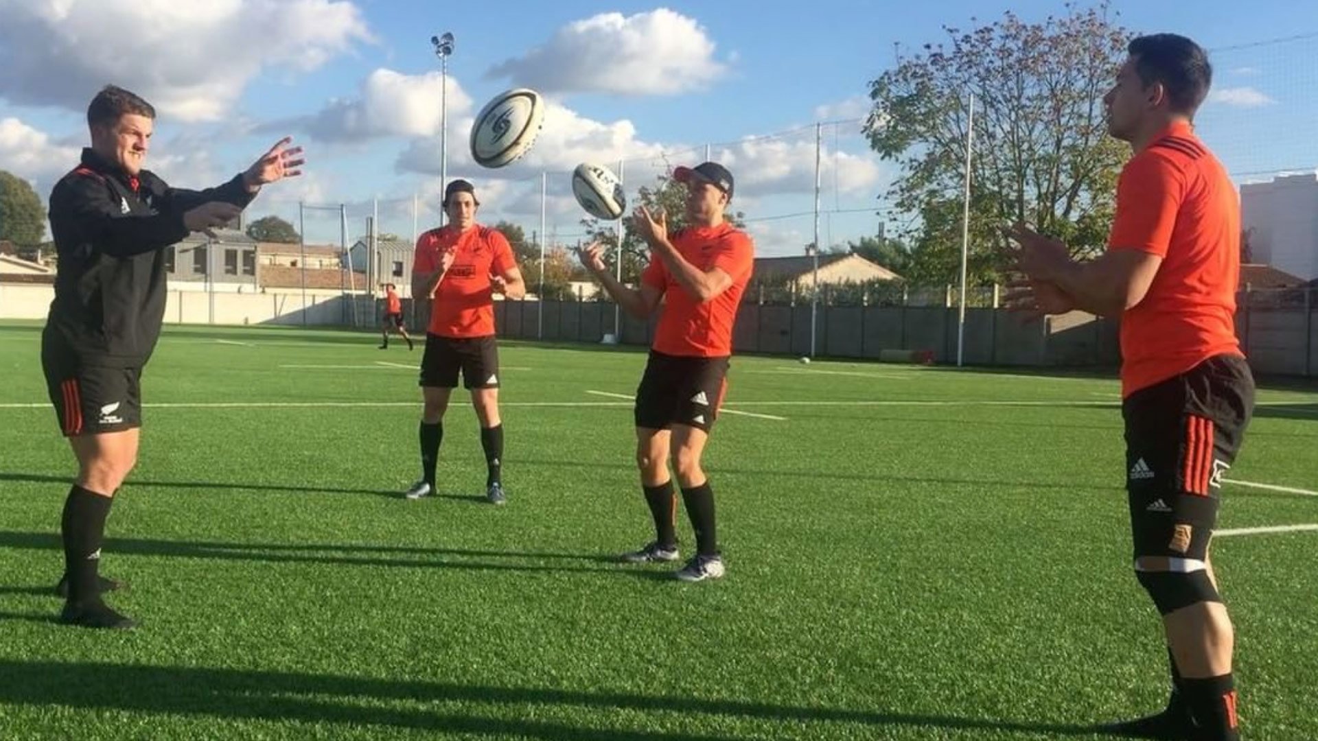 Watch: Tim Bateman shows off his fast hands