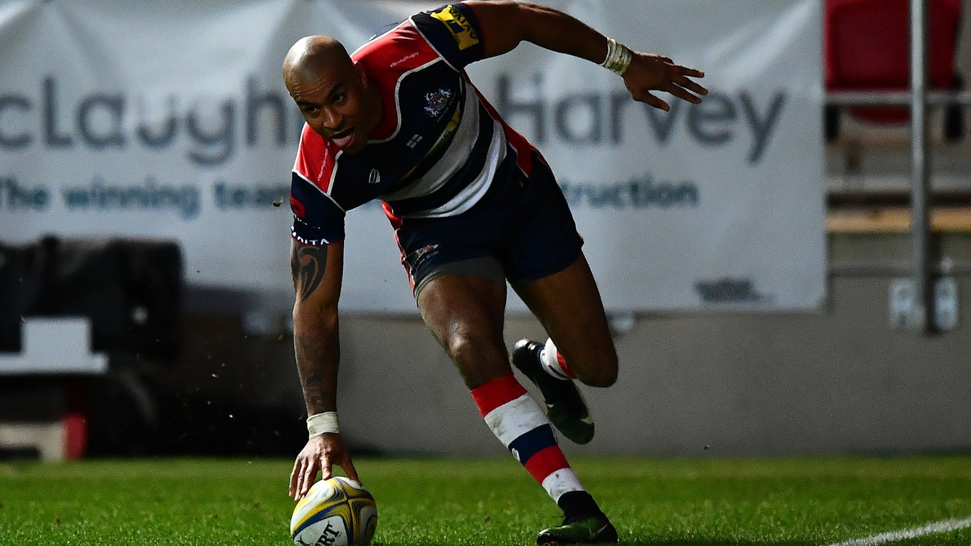 Tom Vardell in shock move to Wales