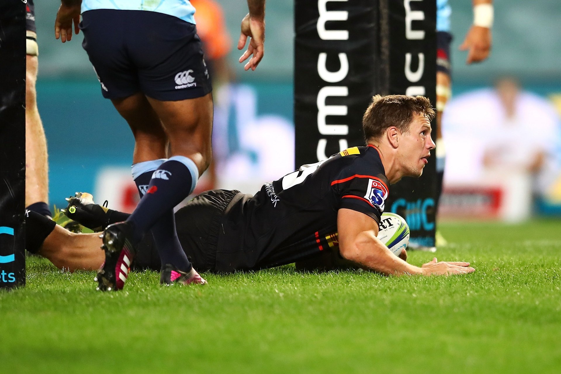 Robbie Fleck mixes it up for Highlanders clash