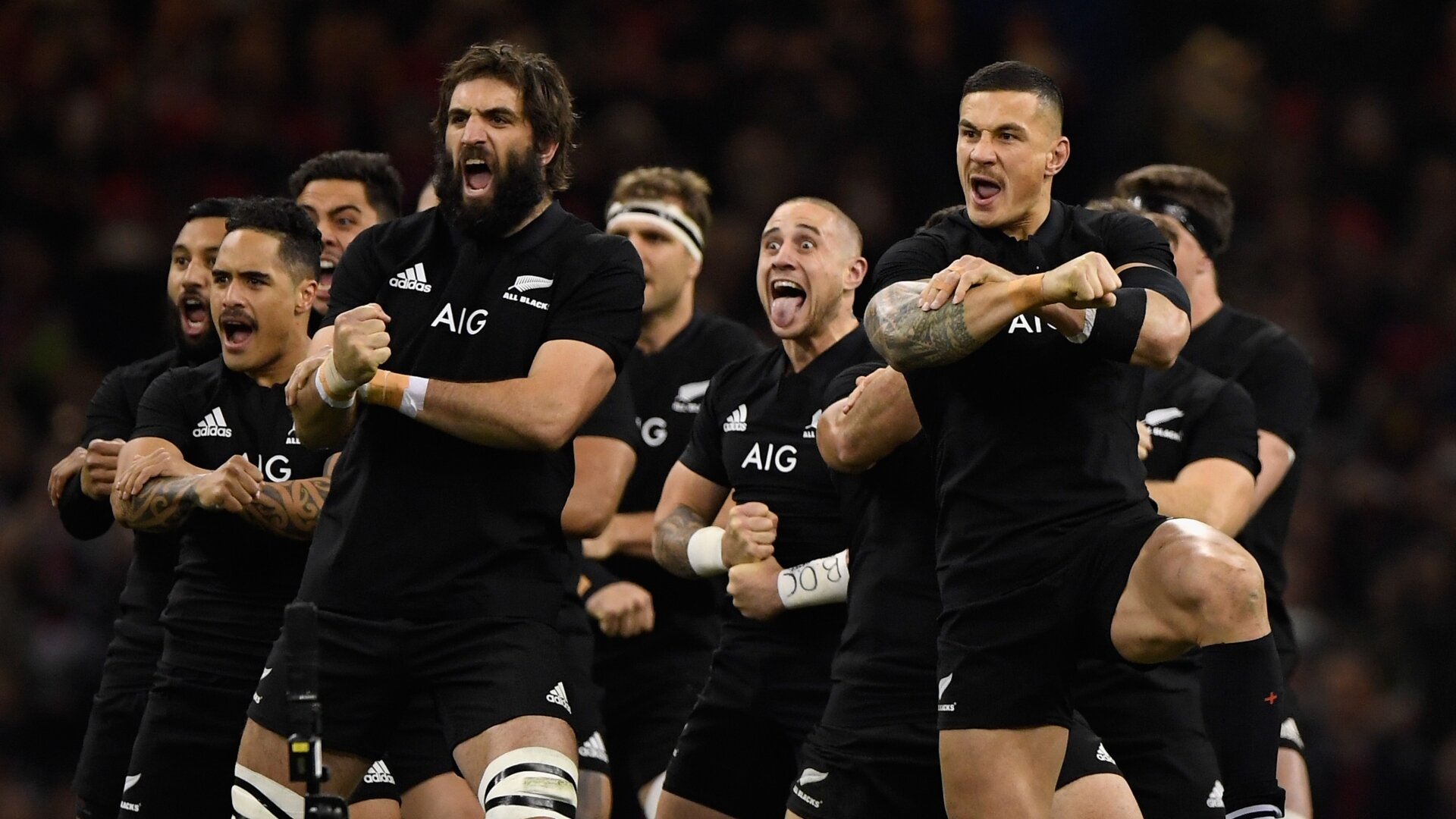 A rare All Blacks jersey has been sold for an exceptional price in Cardiff