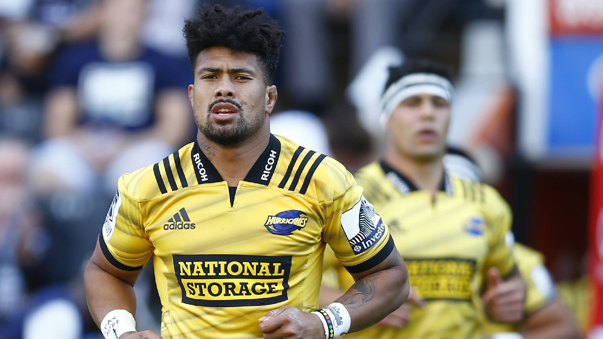 Hurricanes star Ardie Savea on course for early return from knee injury