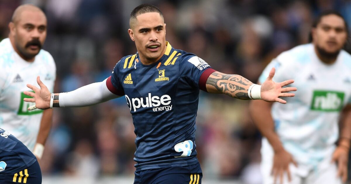 Aaron Smith re-signs with New Zealand Rugby