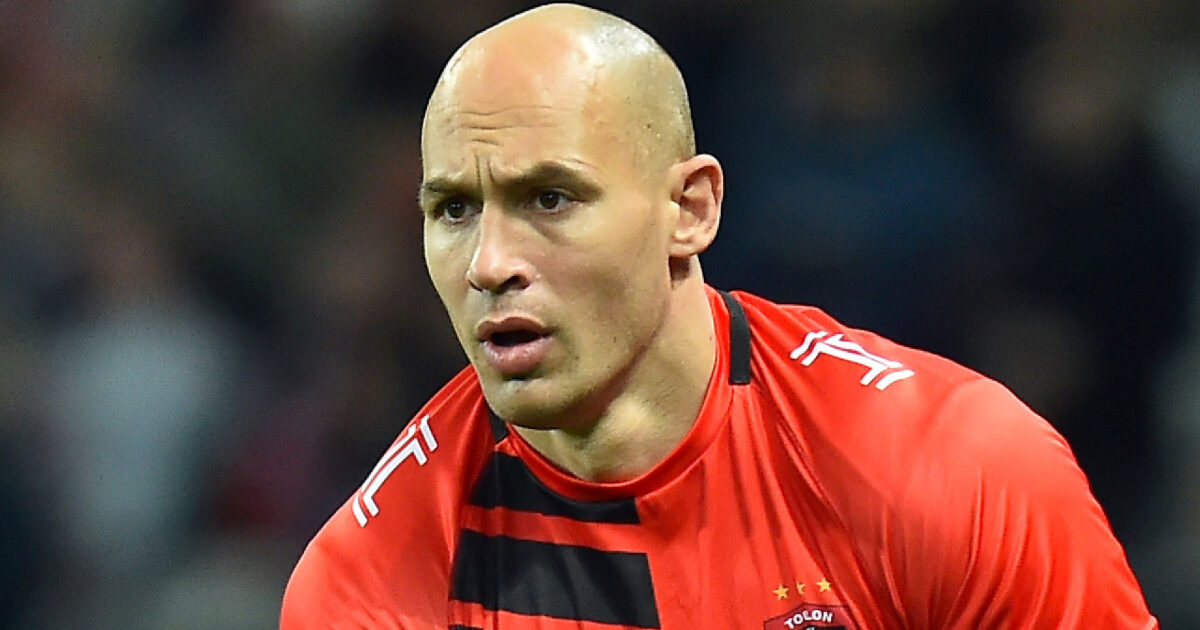 Sergio Parisse try earns Toulon victory in hard-fought battle with Scarlets