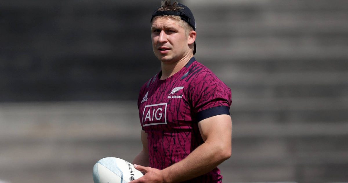 Jack Goodhue officially signs with Castres Olympique