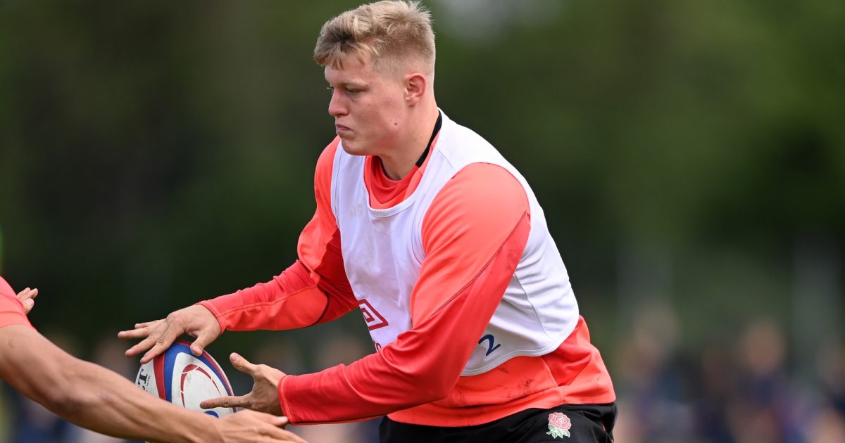 England rookie Tom Pearson signs his first senior Irish contract