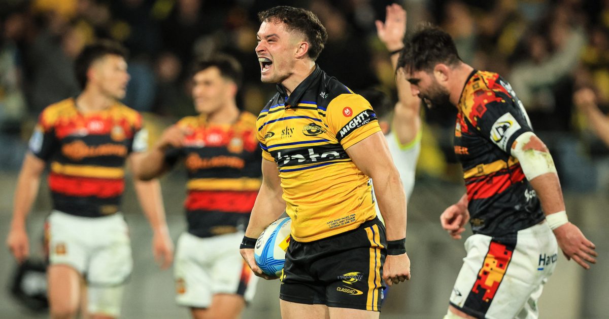 Hurricanes end decade-long wait with resounding 55-point final win over ...