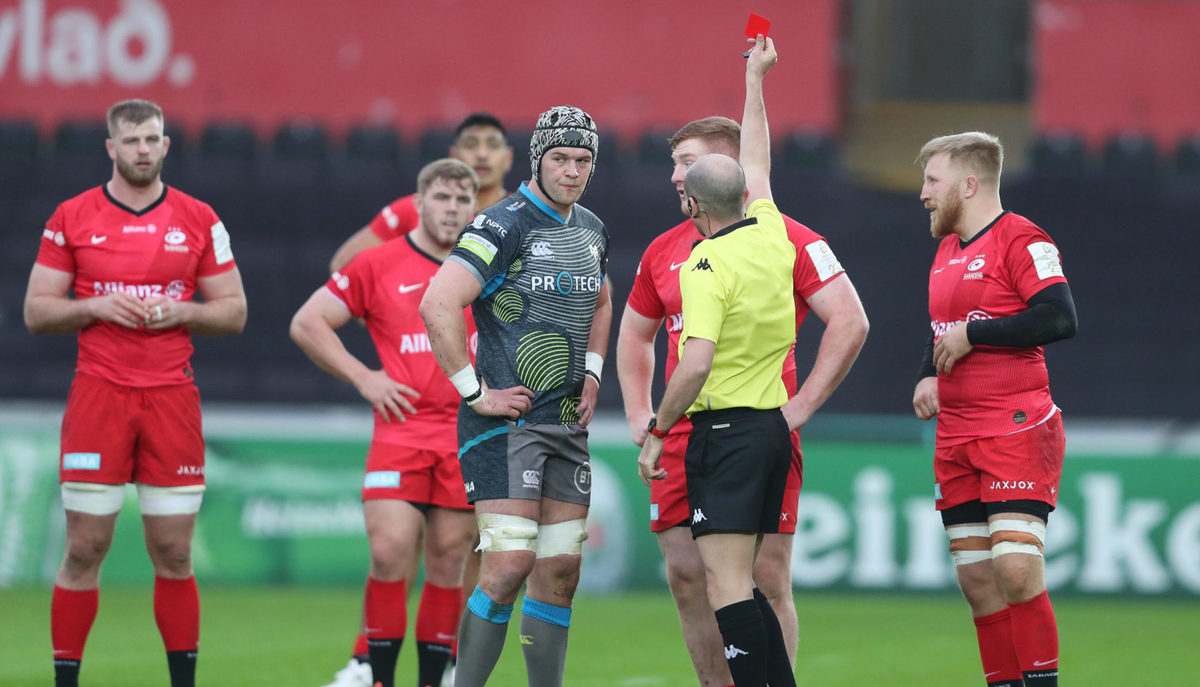 14-man Saracens claim famous victory despite controversial red